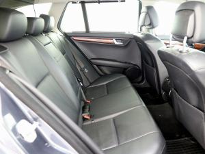 Pelēks Mercedes-Benz c-220 2008 Tallina, ar dzinēja tilpumu 2.10 L un nobraukumu 306 tūkst. km par 2999 €, foto 15 vietnē AUTOMOTO.COM.LV