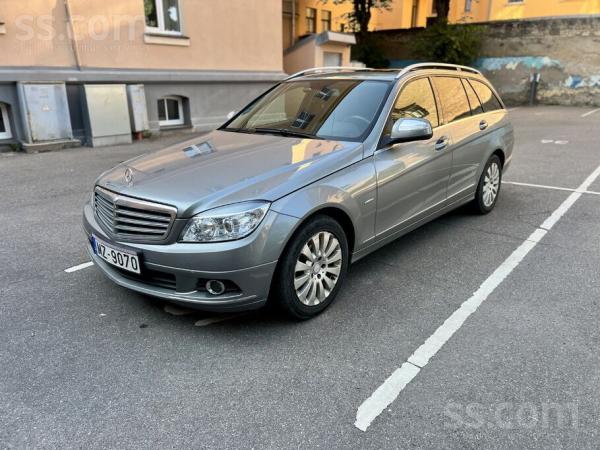 Grey Mercedes-Benz c-220 2008 in Riga, with an engine capacity of 2.20 L and mileage of 321 thousand km for 5500 €, photo 1 on AUTOMOTO.COM.LV