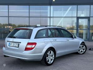 Pelēks Mercedes-Benz c-220 2008 Panevēža, ar dzinēja tilpumu 2.18 L un nobraukumu 323 tūkst. km par 4300 €, foto 4 vietnē AUTOMOTO.COM.LV