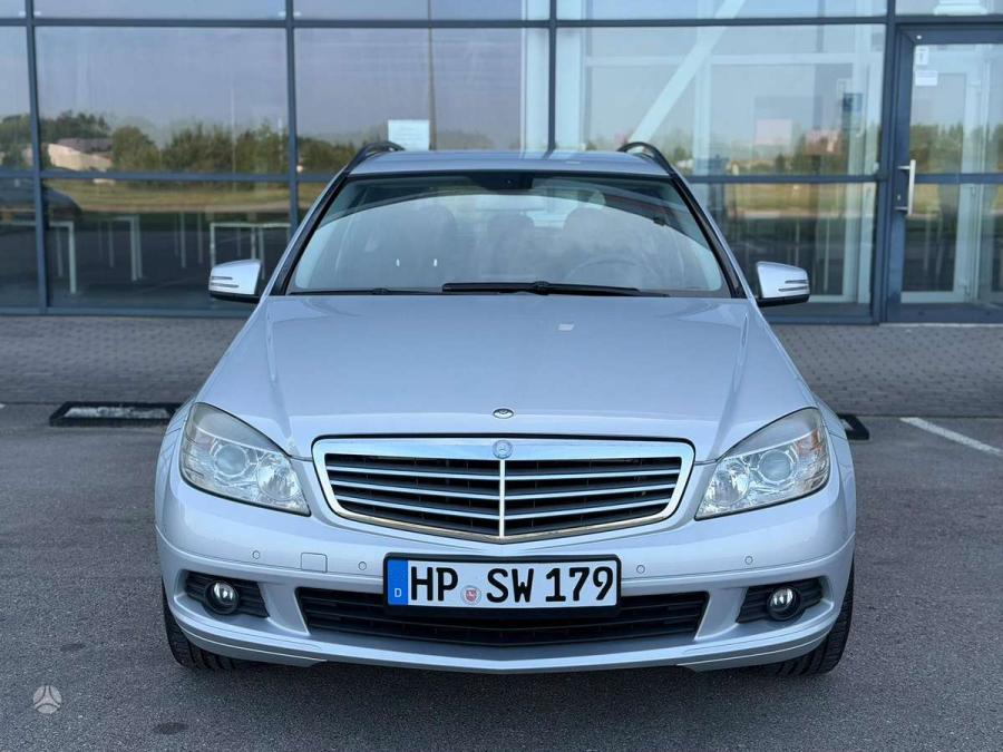 Pelēks Mercedes-Benz c-220 2008 Panevēža, ar dzinēja tilpumu 2.18 L un nobraukumu 323 tūkst. km par 4300 €, foto 9 vietnē AUTOMOTO.COM.LV