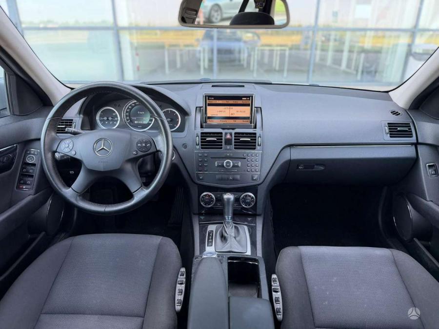 Pelēks Mercedes-Benz c-220 2008 Panevēža, ar dzinēja tilpumu 2.18 L un nobraukumu 323 tūkst. km par 4300 €, foto 11 vietnē AUTOMOTO.COM.LV