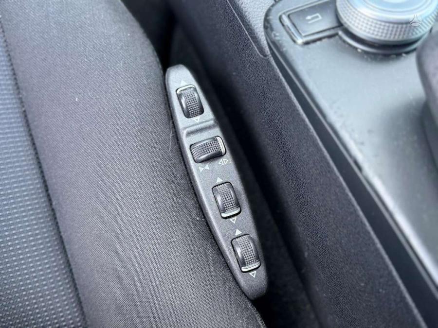 Pelēks Mercedes-Benz c-220 2008 Panevēža, ar dzinēja tilpumu 2.18 L un nobraukumu 323 tūkst. km par 4300 €, foto 15 vietnē AUTOMOTO.COM.LV