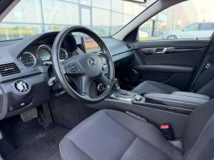 Pelēks Mercedes-Benz c-220 2008 Panevēža, ar dzinēja tilpumu 2.18 L un nobraukumu 323 tūkst. km par 4300 €, foto 17 vietnē AUTOMOTO.COM.LV