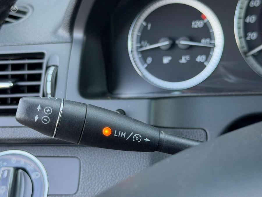 Pelēks Mercedes-Benz c-220 2008 Panevēža, ar dzinēja tilpumu 2.18 L un nobraukumu 323 tūkst. km par 4300 €, foto 19 vietnē AUTOMOTO.COM.LV