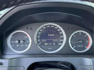 Pelēks Mercedes-Benz c-220 2008 Panevēža, ar dzinēja tilpumu 2.18 L un nobraukumu 323 tūkst. km par 4300 €, foto 23 vietnē AUTOMOTO.COM.LV