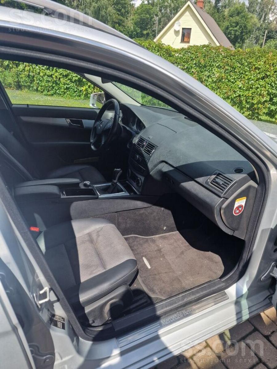 Pelēks Mercedes-Benz c-220 2008 Cēsis, ar dzinēja tilpumu 2.10 L un nobraukumu 350 tūkst. km par 5550 €, foto 8 vietnē AUTOMOTO.COM.LV