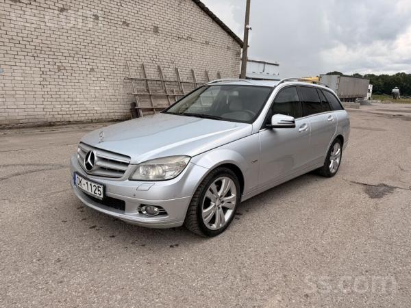 Pelēks Mercedes-Benz c-220 2008 Liepāja, ar dzinēja tilpumu 2.20 L un nobraukumu 425 tūkst. km par 3650 €, foto 2 vietnē AUTOMOTO.COM.LV