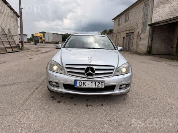 Pelēks Mercedes-Benz c-220 2008 Liepāja, ar dzinēja tilpumu 2.20 L un nobraukumu 425 tūkst. km par 3650 €, foto 7 vietnē AUTOMOTO.COM.LV