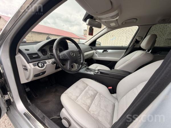 Pelēks Mercedes-Benz c-220 2008 Liepāja, ar dzinēja tilpumu 2.20 L un nobraukumu 425 tūkst. km par 3650 €, foto 8 vietnē AUTOMOTO.COM.LV