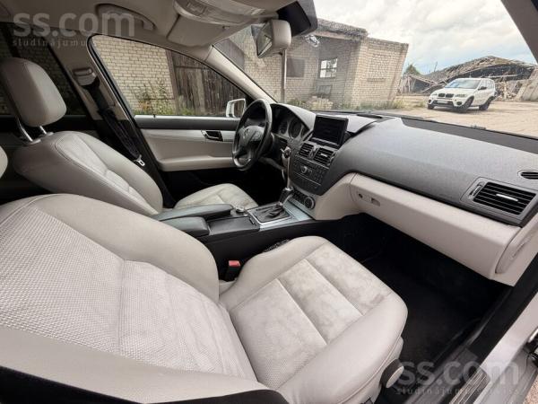 Pelēks Mercedes-Benz c-220 2008 Liepāja, ar dzinēja tilpumu 2.20 L un nobraukumu 425 tūkst. km par 3650 €, foto 10 vietnē AUTOMOTO.COM.LV