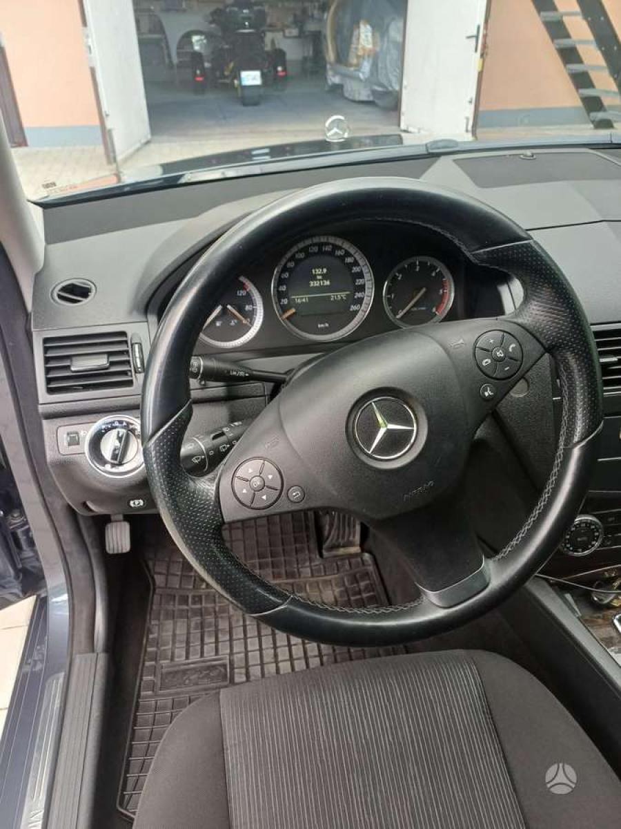 Pelēks Mercedes-Benz c-220 2008 Tauragė, ar dzinēja tilpumu 2.20 L un nobraukumu 332 tūkst. km par 4200 €, foto 8 vietnē AUTOMOTO.COM.LV