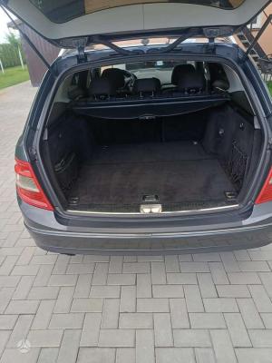 Pelēks Mercedes-Benz c-220 2008 Tauragė, ar dzinēja tilpumu 2.20 L un nobraukumu 332 tūkst. km par 4200 €, foto 12 vietnē AUTOMOTO.COM.LV