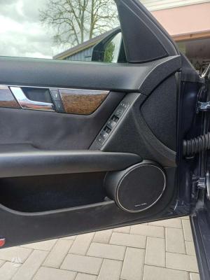 Pelēks Mercedes-Benz c-220 2008 Tauragė, ar dzinēja tilpumu 2.20 L un nobraukumu 332 tūkst. km par 4200 €, foto 13 vietnē AUTOMOTO.COM.LV