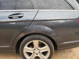 Pelēks Mercedes-Benz c-220 2008 Rīga, ar dzinēja tilpumu 2.20 L un nobraukumu 267 tūkst. km par 3750 €, foto 7 vietnē AUTOMOTO.COM.LV