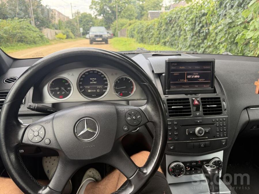 Pelēks Mercedes-Benz c-220 2008 Rīga, ar dzinēja tilpumu 2.20 L un nobraukumu 267 tūkst. km par 3750 €, foto 10 vietnē AUTOMOTO.COM.LV