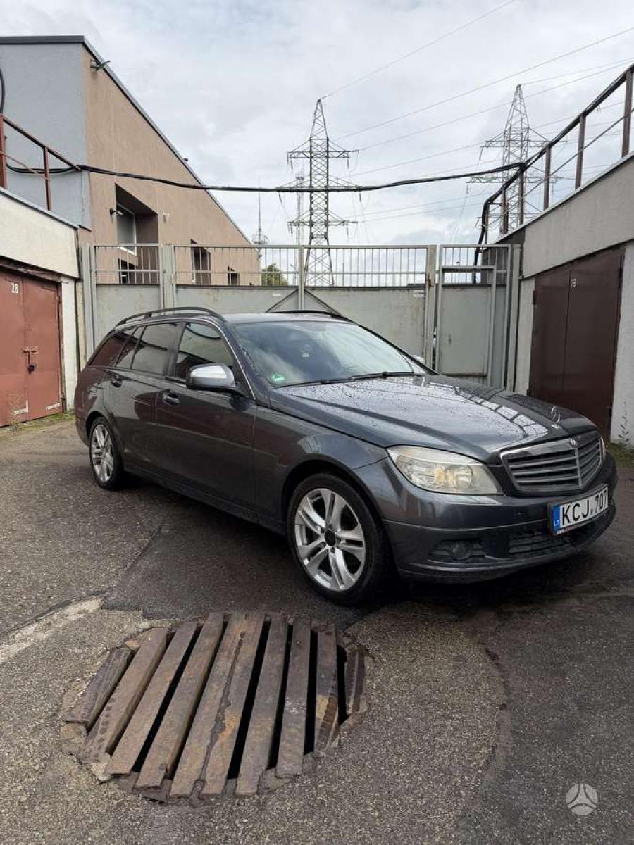 Pelēks Mercedes-Benz c-220 2008 Viļņa, ar dzinēja tilpumu 2.20 L un nobraukumu 420 tūkst. km par 1880 €, foto 1 vietnē AUTOMOTO.COM.LV