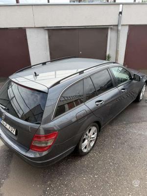 Pelēks Mercedes-Benz c-220 2008 Viļņa, ar dzinēja tilpumu 2.20 L un nobraukumu 420 tūkst. km par 1880 €, foto 4 vietnē AUTOMOTO.COM.LV