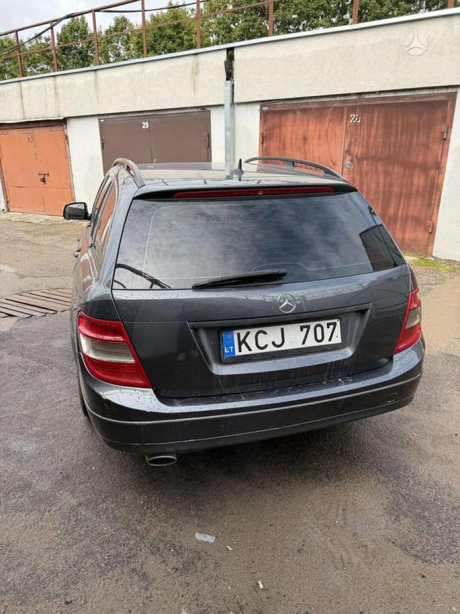 Pelēks Mercedes-Benz c-220 2008 Viļņa, ar dzinēja tilpumu 2.20 L un nobraukumu 420 tūkst. km par 1880 €, foto 6 vietnē AUTOMOTO.COM.LV