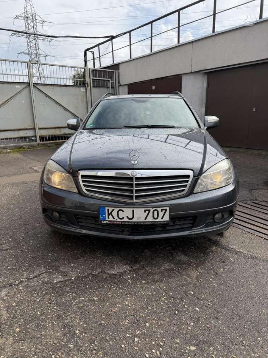 Pelēks Mercedes-Benz c-220 2008 Viļņa, ar dzinēja tilpumu 2.20 L un nobraukumu 420 tūkst. km par 1880 €, foto 7 vietnē AUTOMOTO.COM.LV