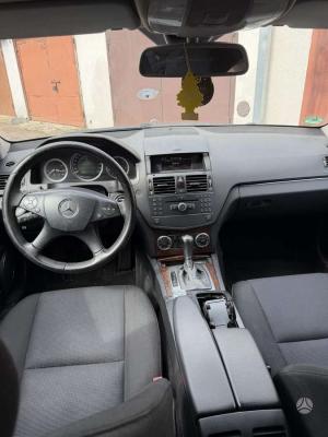 Pelēks Mercedes-Benz c-220 2008 Viļņa, ar dzinēja tilpumu 2.20 L un nobraukumu 420 tūkst. km par 1880 €, foto 8 vietnē AUTOMOTO.COM.LV