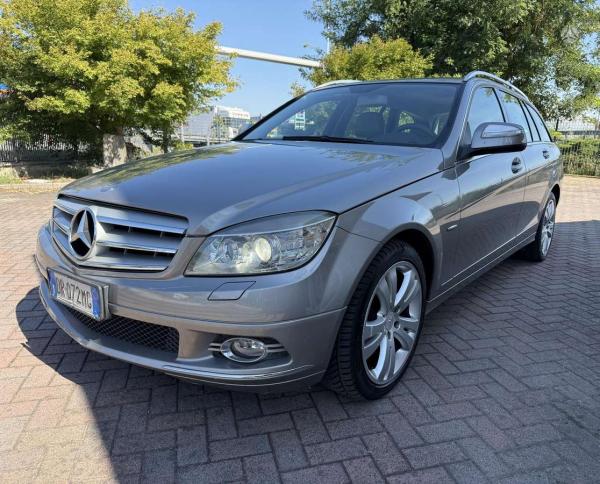 Pelēks Mercedes-Benz c-220 2008 Šauļi, ar dzinēja tilpumu 2.15 L un nobraukumu 214 tūkst. km par 3650 €, foto 1 vietnē AUTOMOTO.COM.LV