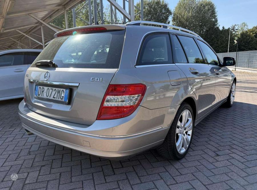 Pelēks Mercedes-Benz c-220 2008 Šauļi, ar dzinēja tilpumu 2.15 L un nobraukumu 214 tūkst. km par 3650 €, foto 5 vietnē AUTOMOTO.COM.LV