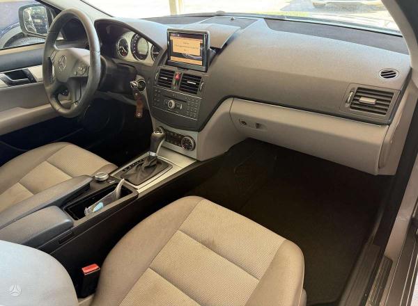 Pelēks Mercedes-Benz c-220 2008 Šauļi, ar dzinēja tilpumu 2.15 L un nobraukumu 214 tūkst. km par 3650 €, foto 8 vietnē AUTOMOTO.COM.LV