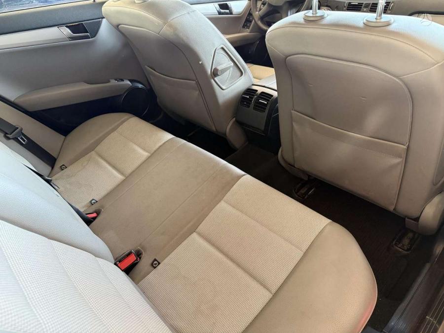Pelēks Mercedes-Benz c-220 2008 Šauļi, ar dzinēja tilpumu 2.15 L un nobraukumu 214 tūkst. km par 3650 €, foto 10 vietnē AUTOMOTO.COM.LV