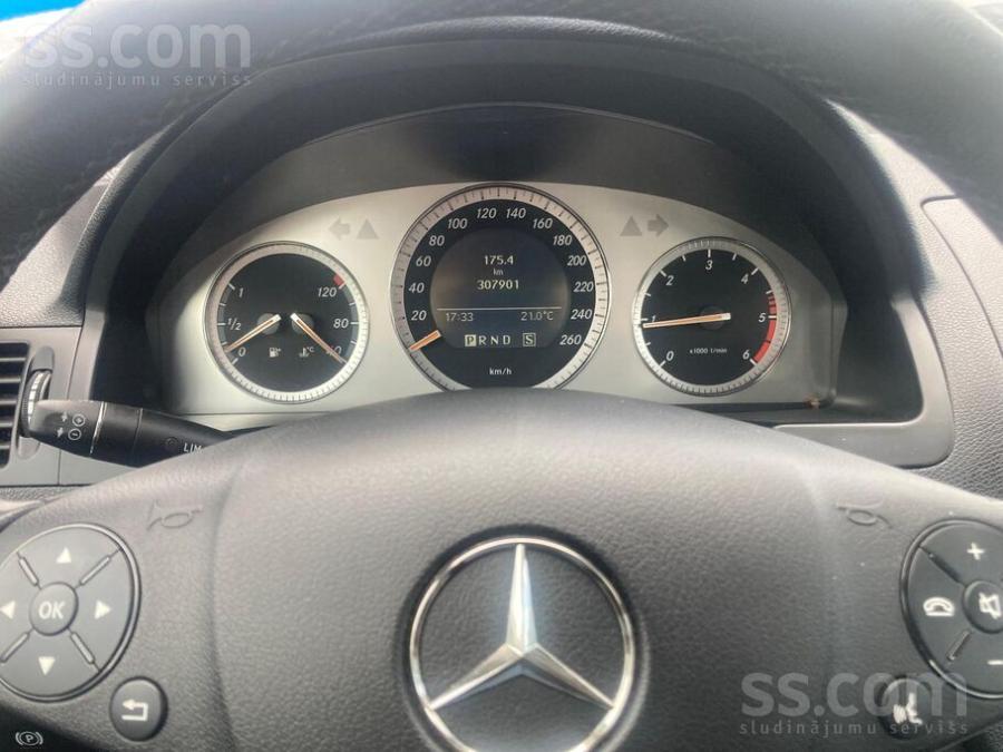 Pelēks Mercedes-Benz c-220 2008 Rīga, ar dzinēja tilpumu 2.20 L un nobraukumu 308 tūkst. km par 3900 €, foto 9 vietnē AUTOMOTO.COM.LV