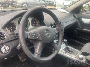 Pelēks Mercedes-Benz c-220 2008 Rīga, ar dzinēja tilpumu 2.20 L un nobraukumu 308 tūkst. km par 3900 €, foto 10 vietnē AUTOMOTO.COM.LV