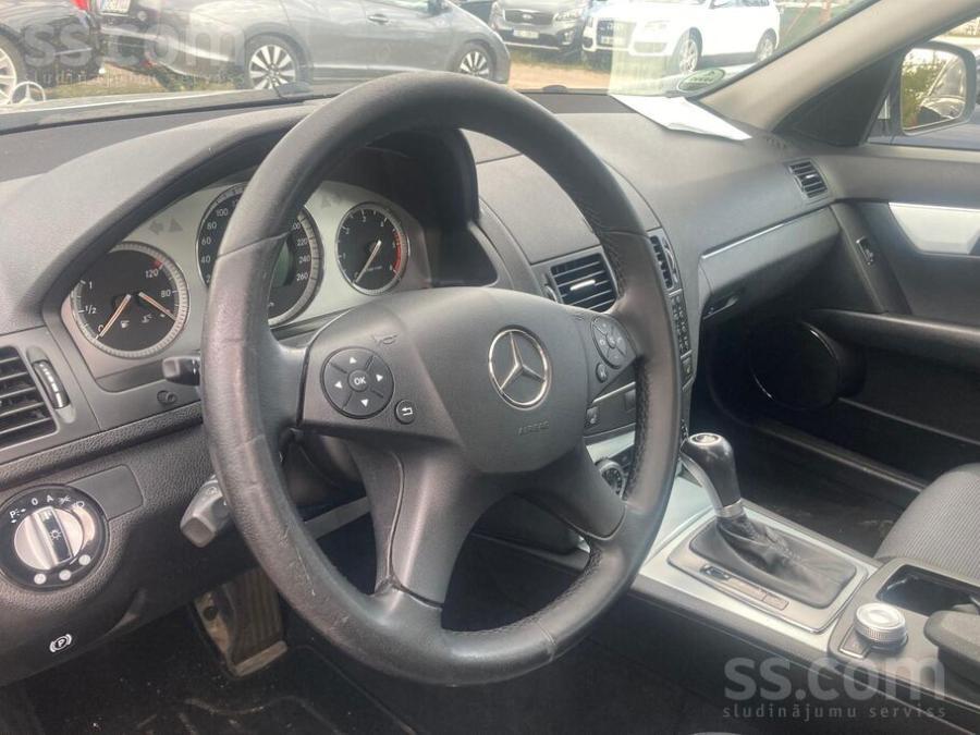 Pelēks Mercedes-Benz c-220 2008 Rīga, ar dzinēja tilpumu 2.20 L un nobraukumu 308 tūkst. km par 3900 €, foto 10 vietnē AUTOMOTO.COM.LV