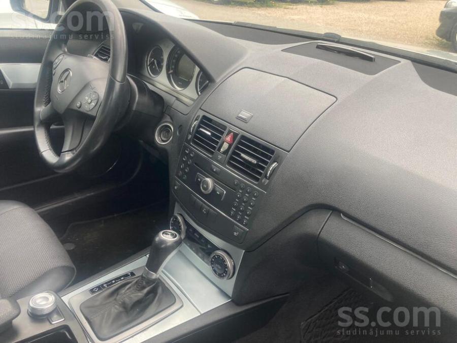Pelēks Mercedes-Benz c-220 2008 Rīga, ar dzinēja tilpumu 2.20 L un nobraukumu 308 tūkst. km par 3900 €, foto 15 vietnē AUTOMOTO.COM.LV