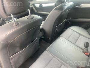 Pelēks Mercedes-Benz c-220 2008 Rīga, ar dzinēja tilpumu 2.20 L un nobraukumu 308 tūkst. km par 3900 €, foto 18 vietnē AUTOMOTO.COM.LV