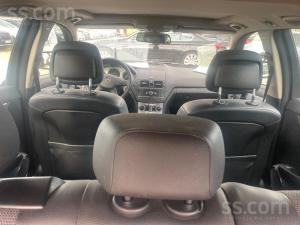 Pelēks Mercedes-Benz c-220 2008 Rīga, ar dzinēja tilpumu 2.20 L un nobraukumu 308 tūkst. km par 3900 €, foto 21 vietnē AUTOMOTO.COM.LV