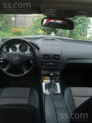 Pelēks Mercedes-Benz c-220 2008 Liepāja, ar dzinēja tilpumu 2.20 L un nobraukumu 324 tūkst. km par 3100 €, foto 4 vietnē AUTOMOTO.COM.LV