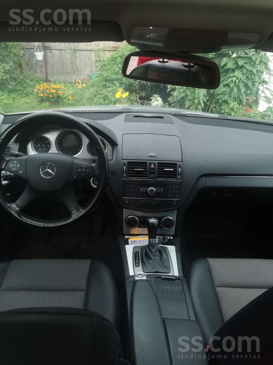 Pelēks Mercedes-Benz c-220 2008 Liepāja, ar dzinēja tilpumu 2.20 L un nobraukumu 324 tūkst. km par 3100 €, foto 4 vietnē AUTOMOTO.COM.LV