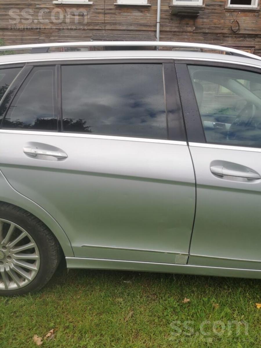 Pelēks Mercedes-Benz c-220 2008 Liepāja, ar dzinēja tilpumu 2.20 L un nobraukumu 324 tūkst. km par 3100 €, foto 7 vietnē AUTOMOTO.COM.LV