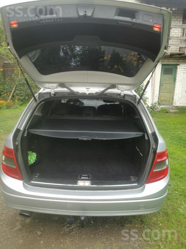 Pelēks Mercedes-Benz c-220 2008 Liepāja, ar dzinēja tilpumu 2.20 L un nobraukumu 324 tūkst. km par 3100 €, foto 8 vietnē AUTOMOTO.COM.LV