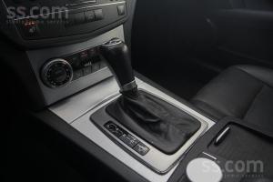 Серый Мерседес Ц 220 2008 в Рига, объемом двигателя 2.20 л и пробегом 326 тыс. км за 5990 €, фото 15 на AUTOMOTO.COM.LV