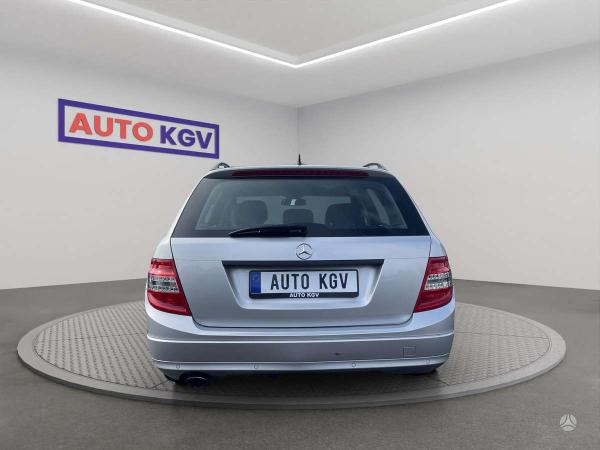 Grey Mercedes-Benz c-220 2008 in Vilnius, with an engine capacity of 2.20 L and mileage of 316 thousand km for 2799 €, photo 5 on AUTOMOTO.COM.LV