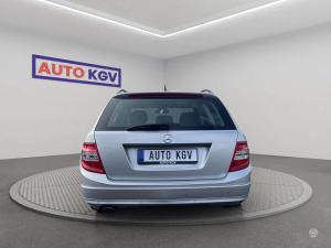Pelēks Mercedes-Benz c-220 2008 Viļņa, ar dzinēja tilpumu 2.20 L un nobraukumu 316 tūkst. km par 2799 €, foto 5 vietnē AUTOMOTO.COM.LV