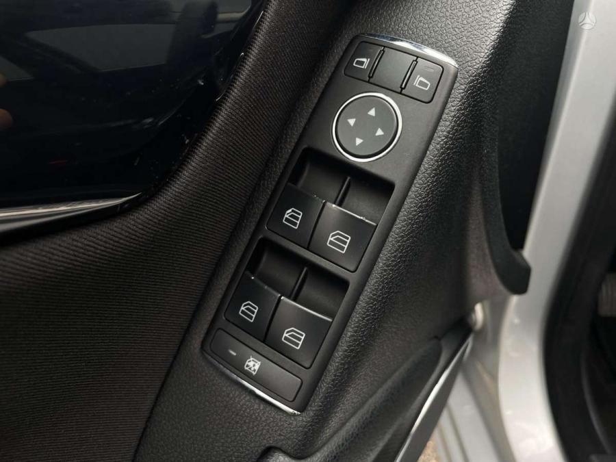 Pelēks Mercedes-Benz c-220 2008 Viļņa, ar dzinēja tilpumu 2.20 L un nobraukumu 316 tūkst. km par 2799 €, foto 14 vietnē AUTOMOTO.COM.LV
