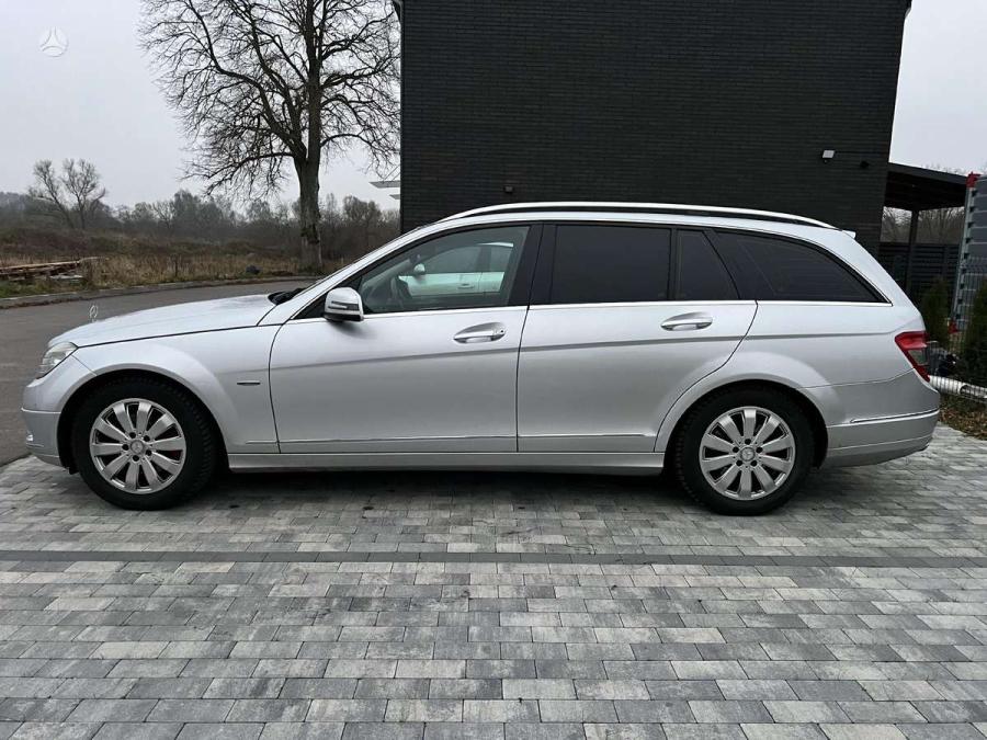 Pelēks Mercedes-Benz c-220 2009 Klaipėda, ar dzinēja tilpumu 2.14 L un nobraukumu 316 tūkst. km par 4000 €, foto 2 vietnē AUTOMOTO.COM.LV