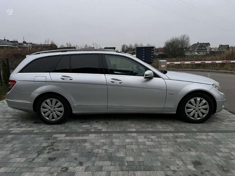 Pelēks Mercedes-Benz c-220 2009 Klaipėda, ar dzinēja tilpumu 2.14 L un nobraukumu 316 tūkst. km par 4000 €, foto 4 vietnē AUTOMOTO.COM.LV