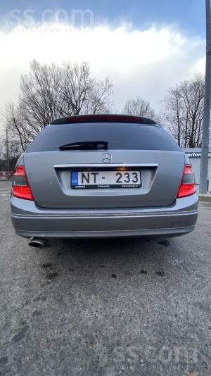Grey Mercedes-Benz c-220 2009 in Riga, with an engine capacity of 2.20 L and mileage of 280 thousand km for 4800 €, photo 4 on AUTOMOTO.COM.LV