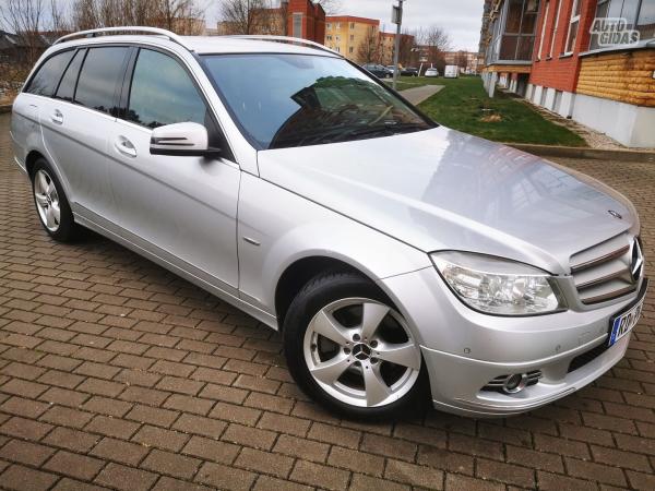 Pelēks Mercedes-Benz c-220 2009 Klaipėda, ar dzinēja tilpumu 2.20 L un nobraukumu 217 tūkst. km par 4700 €, foto 3 vietnē AUTOMOTO.COM.LV