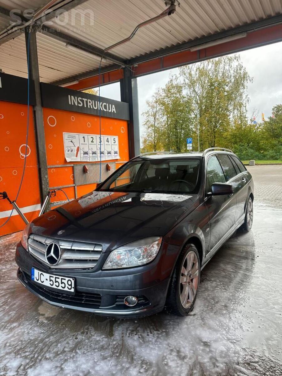 Grey Mercedes-Benz c-220 2009 in Jelgava, with an engine capacity of 2.20 L and mileage of 281 thousand km for 3100 €, photo 3 on AUTOMOTO.COM.LV