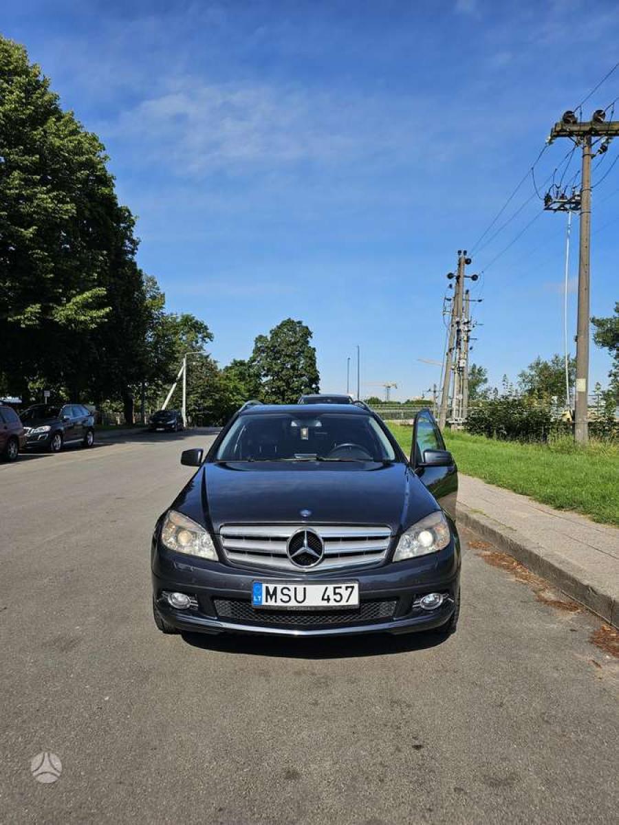 Grey Mercedes-Benz c-220 2009 in Vilnius, with an engine capacity of 2.10 L and mileage of 293 thousand km for 4400 €, photo 1 on AUTOMOTO.COM.LV