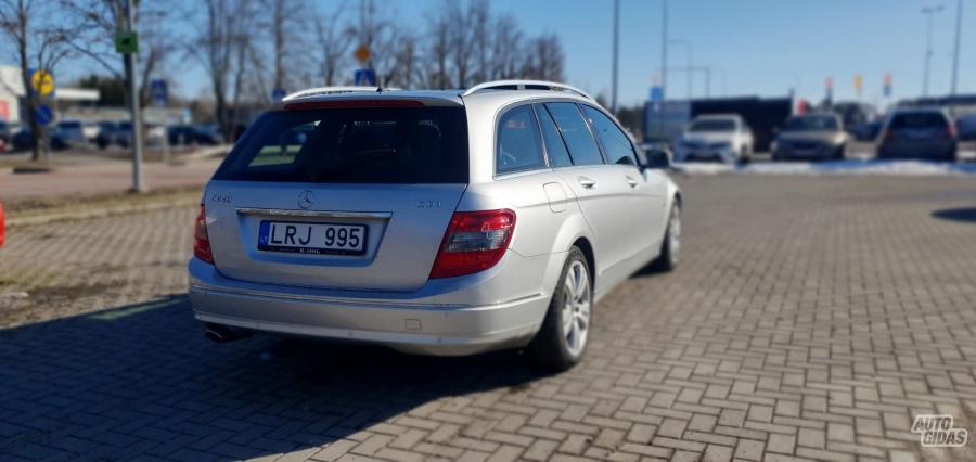 Grey Mercedes-Benz c-220 2009 in Vilnius, with an engine capacity of 2.10 L and mileage of 400 thousand km for 2550 €, photo 3 on AUTOMOTO.COM.LV