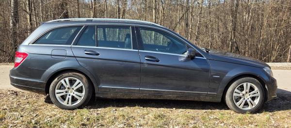 Pelēks Mercedes-Benz c-220 2009 Viļņa, ar dzinēja tilpumu 2.10 L un nobraukumu 274 tūkst. km par 4250 €, foto 5 vietnē AUTOMOTO.COM.LV